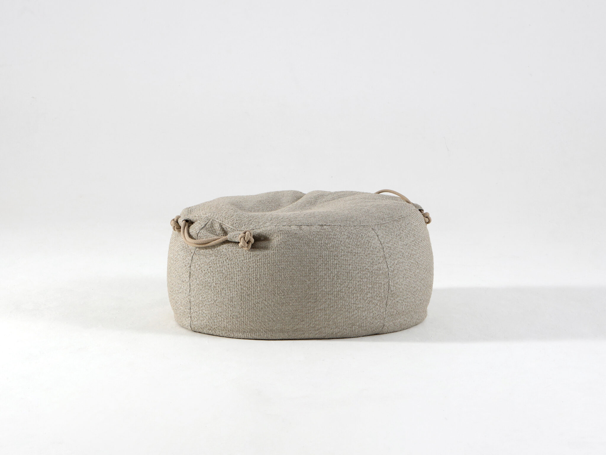 Puff Oval Maresia - Novo Ambiente | Catálogo